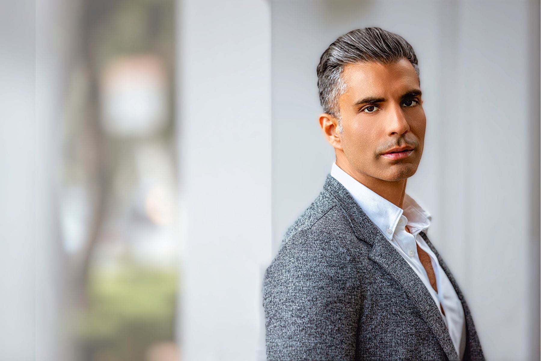 Bobby Schandra: Discover Beautiful Designer Handbags, Jewelry, Watches